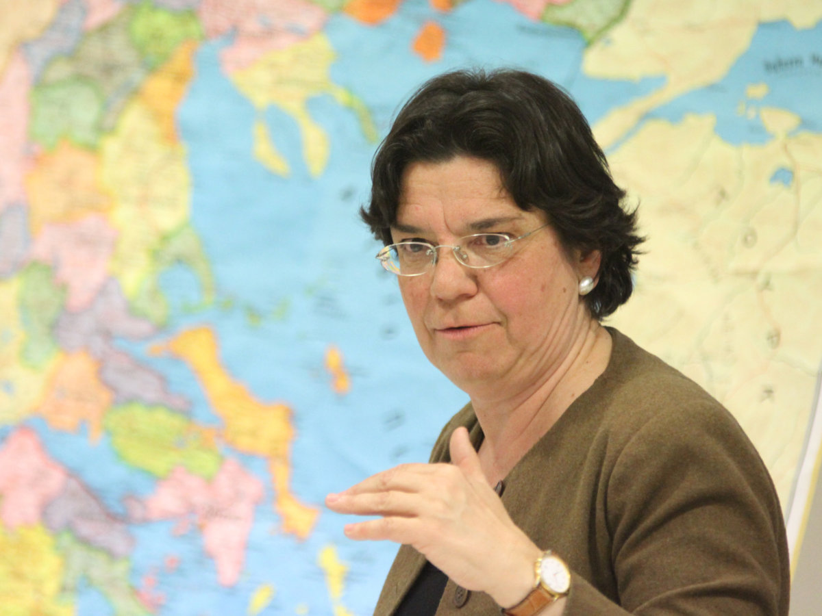 Μαρία Ευθυμίου: Έχει διδάξει επί 40 χρόνια ιστορία σε χιλιάδες φοιτητές ...