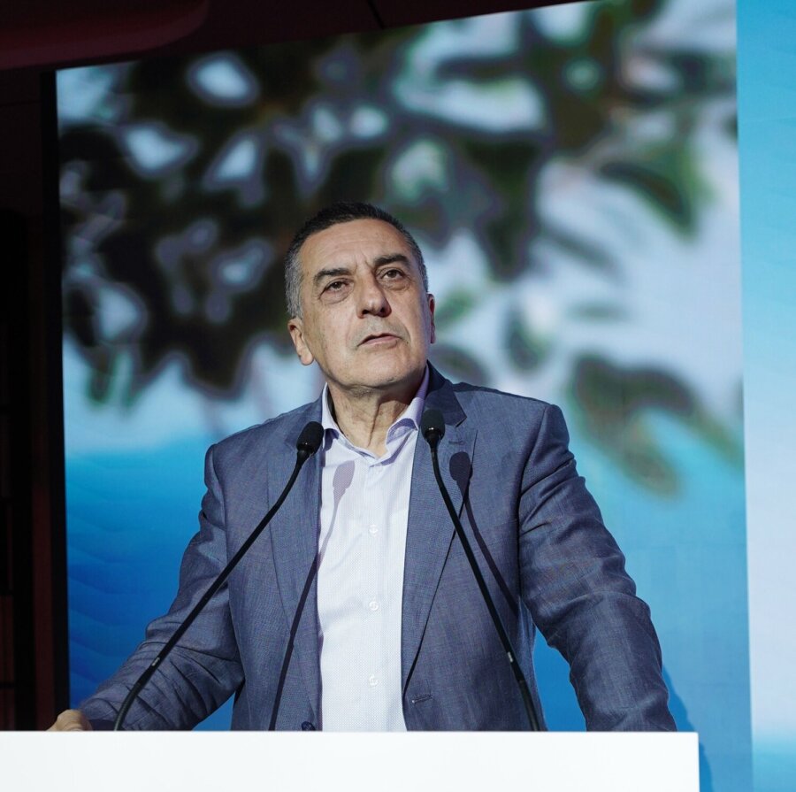 Τα δάκρυα του Δημήτρη Κουρέτα... - ΠΡΟΣΩΠΑ